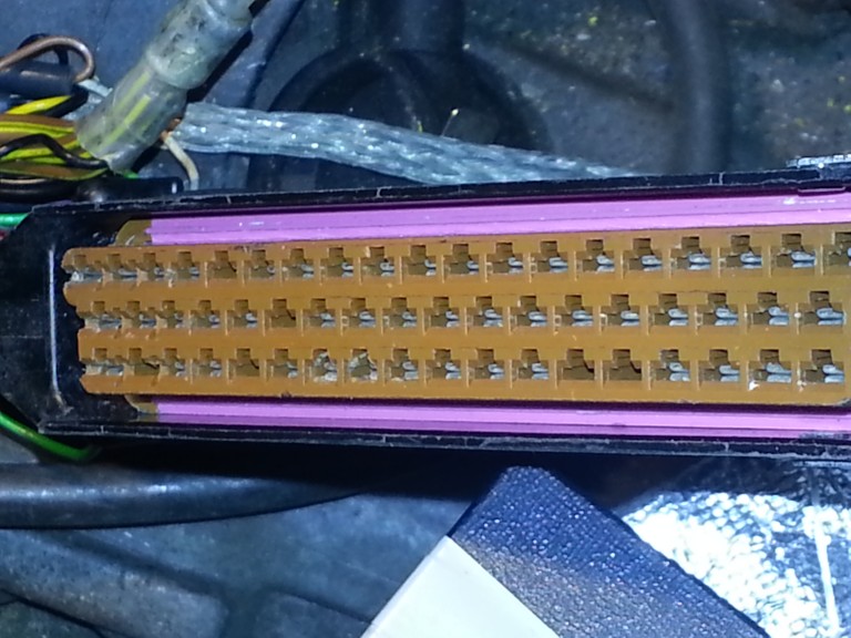 ECU plug and relocation of the ECU – Russellweb